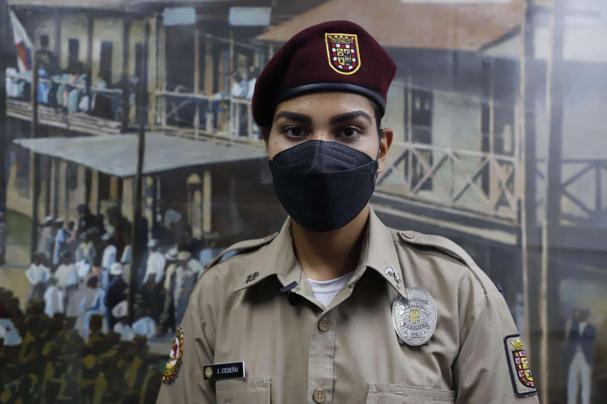 Agente Jennifer Cedeño recibe primer puesto en la XXXIX Graduación de ...
