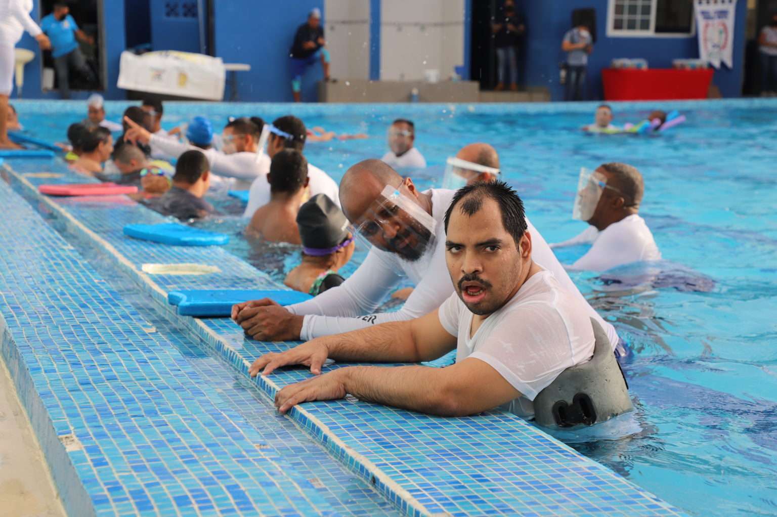 Alcaldía de Panamá apoya programas de natación para personas con ...